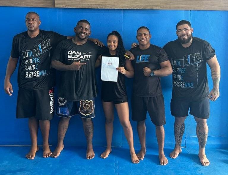 Baiana de Miguel Calmon é a nova lutadora do UFC; conheça Ravena ...